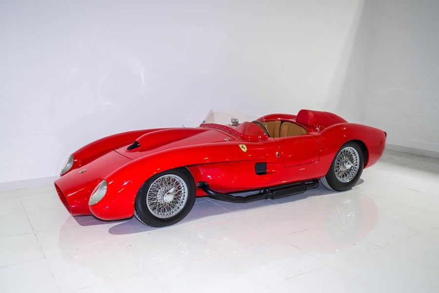 A Tribute to Ferrari's Racing Glory: 1958 250 Testa Rossa Recreation ...
